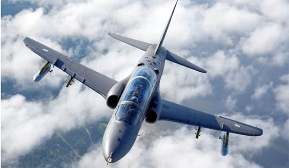 Ensimmäinen lentokiellosta vapautettu Hawk Mk51 ilmassa - Ilmavoimat